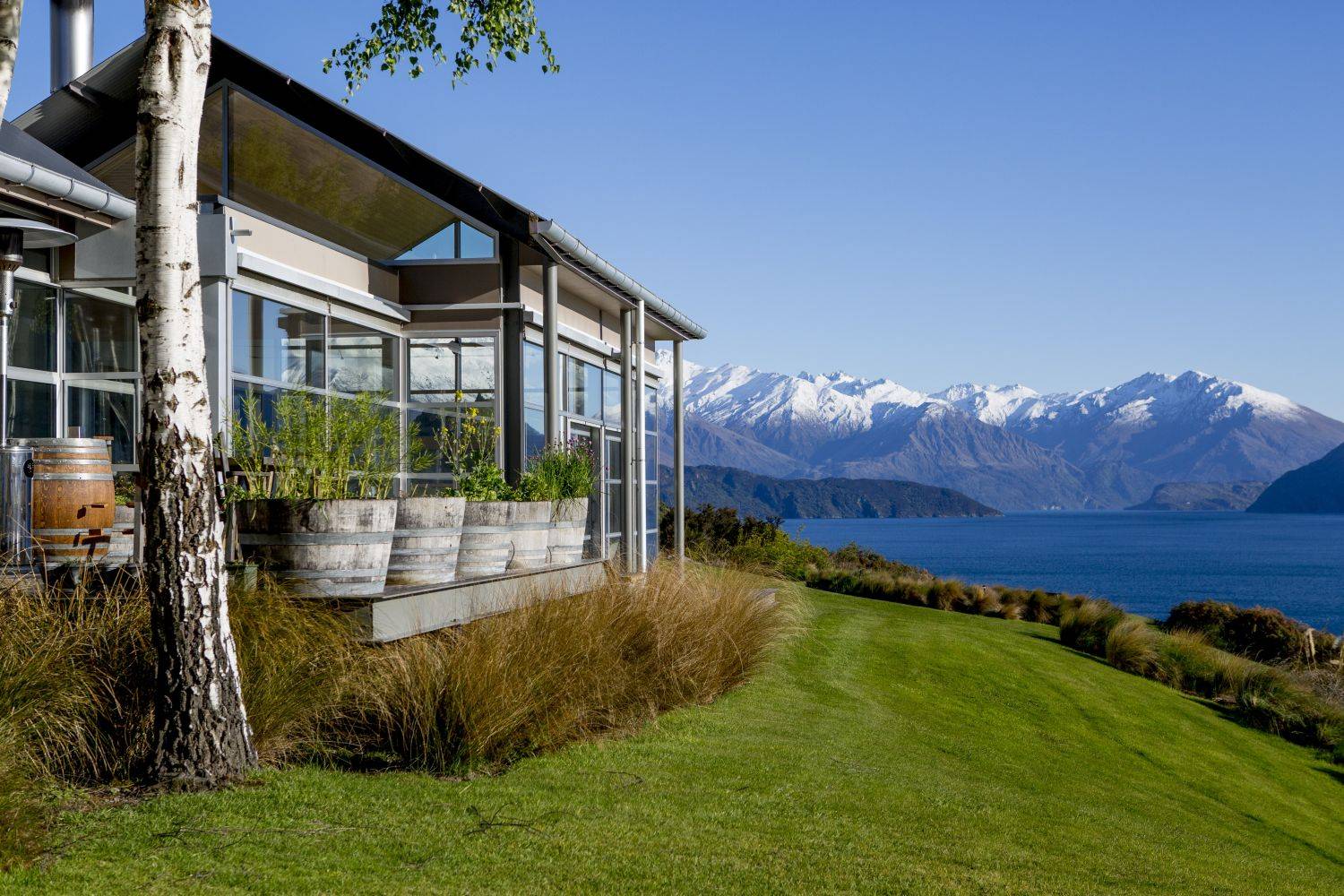 6 Bedroom Luxury Villa in Wanaka, New Zealand - VillaGetaways