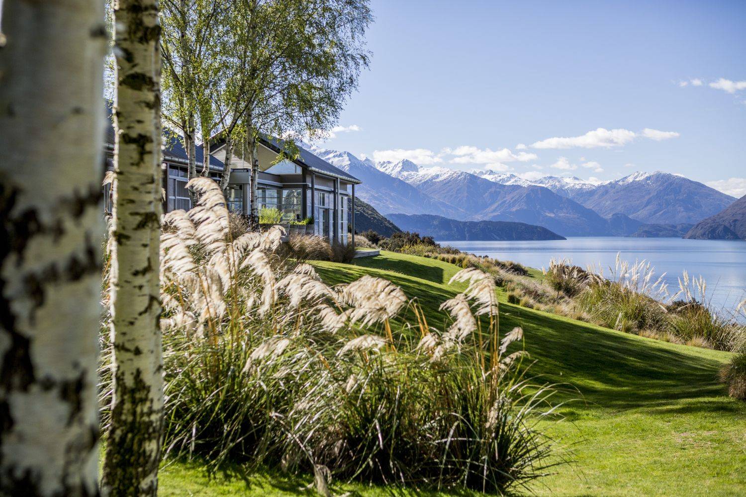 6 Bedroom Luxury Villa in Wanaka, New Zealand - VillaGetaways