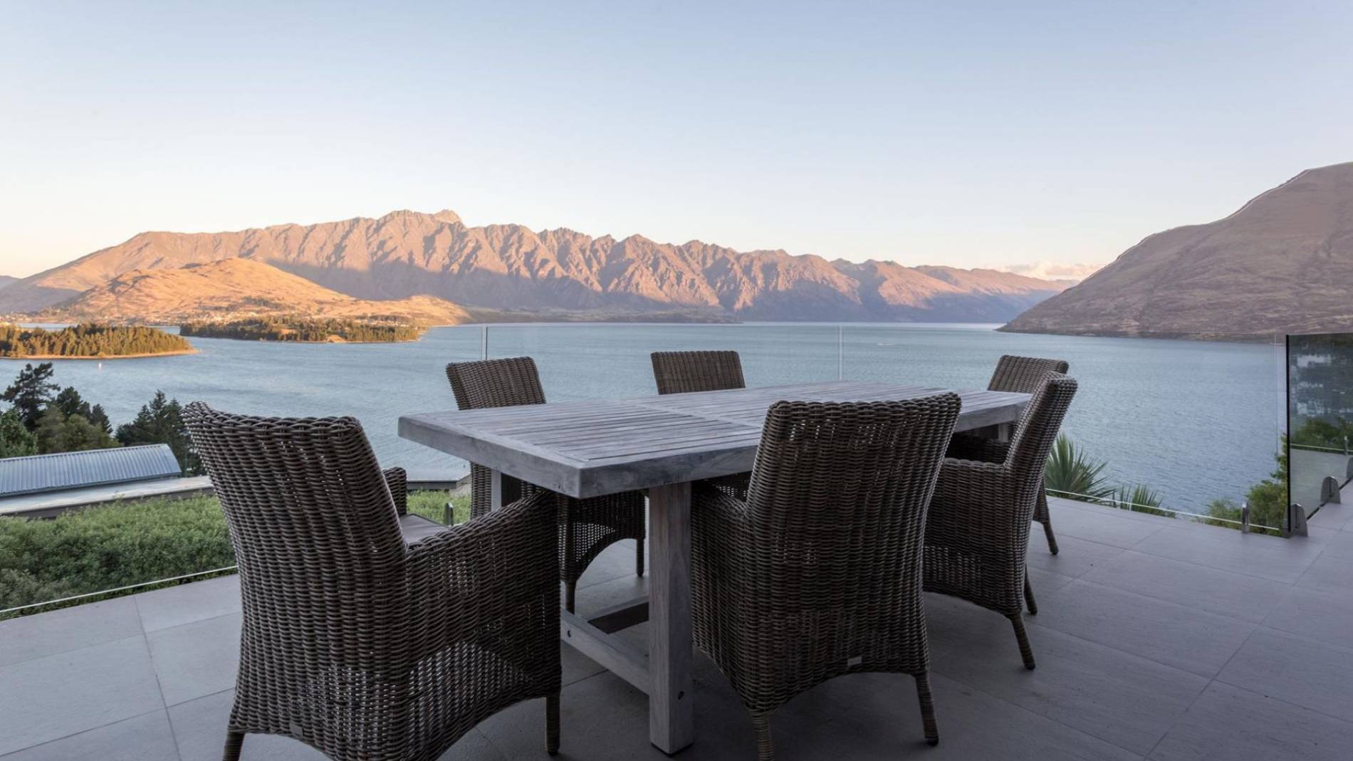 4 Bedroom Luxury Villa with Spa Pool in Queenstown, New Zealand