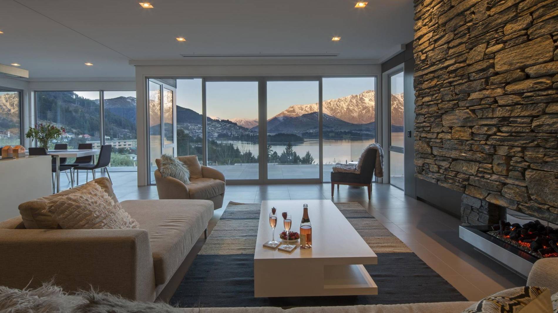 4 Bedroom Luxury Villa with Spa Pool in Queenstown, New Zealand