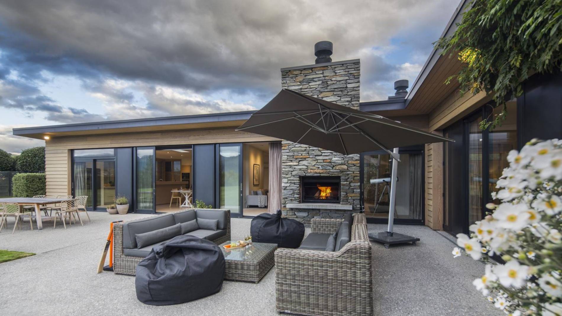 Luxury Villa in Queenstown, New Zealand - 4 Bedroom