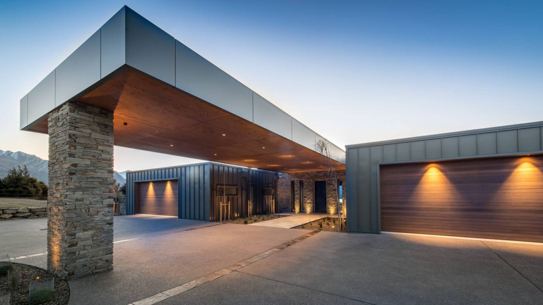 5 Bedroom Luxury Villa with Pool in Wanaka, New Zealand