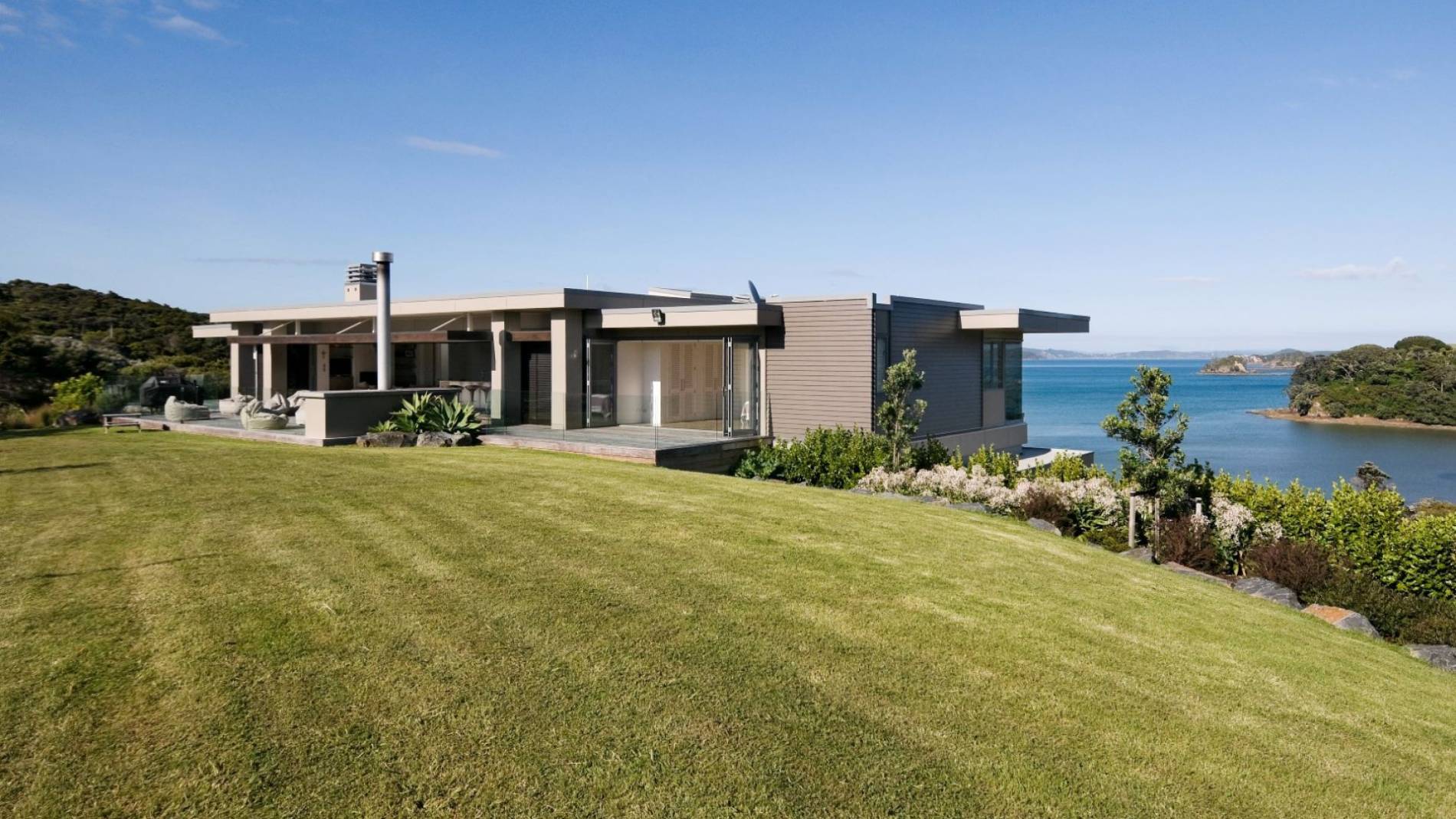 6 Bedroom Luxury Family Holiday Villa in Bay Of Islands, New Zealand