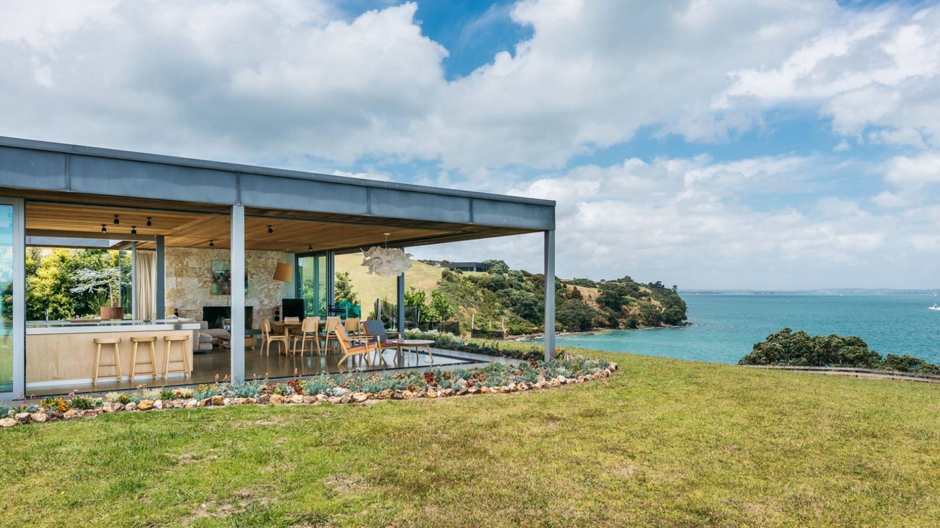 Luxury 4 Bedrooms Villa with Pool in Waiheke Island, New Zealand