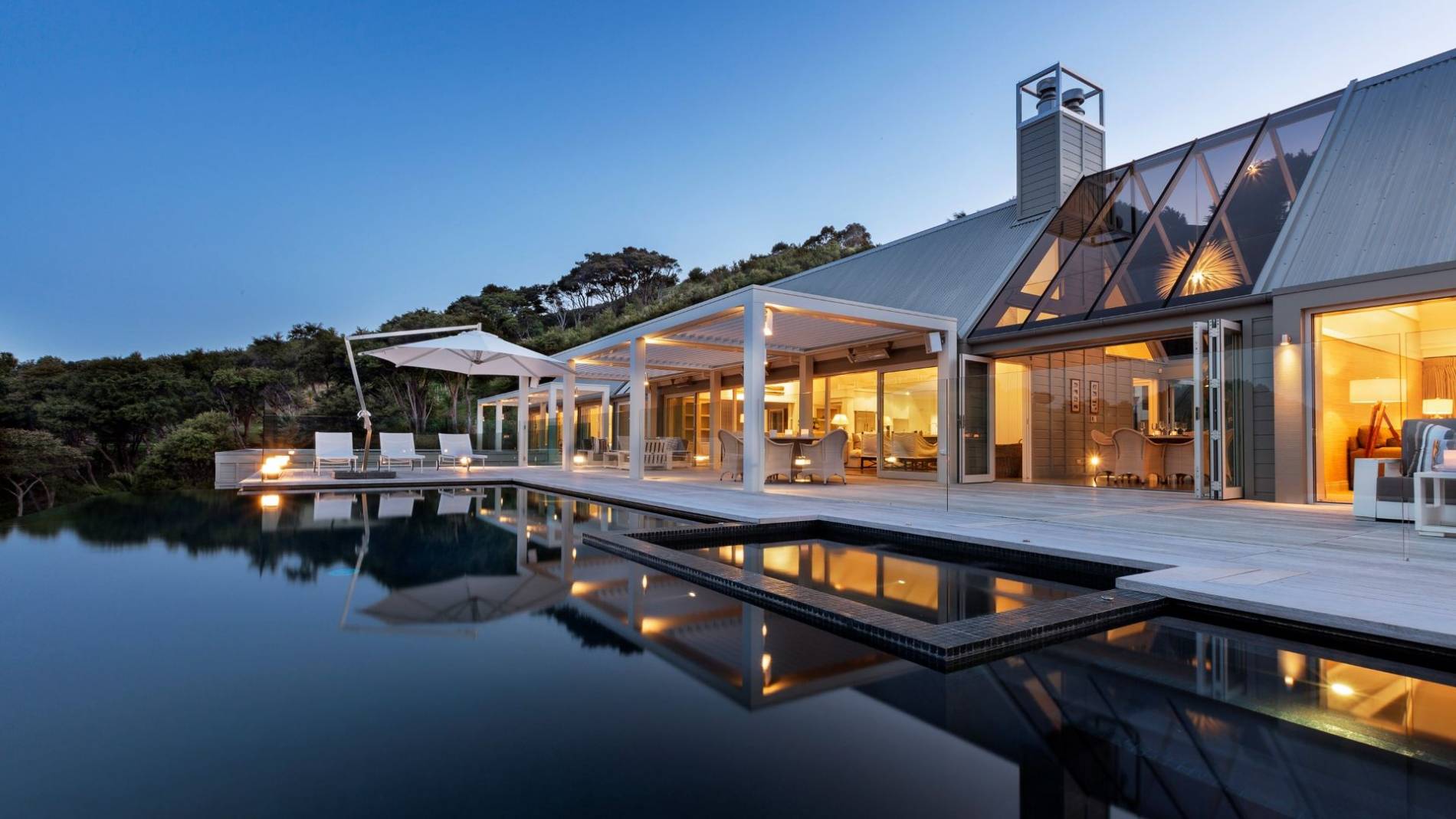 Luxury 7 Bedrooms Luxury Villa in Waiheke Island, New Zealand