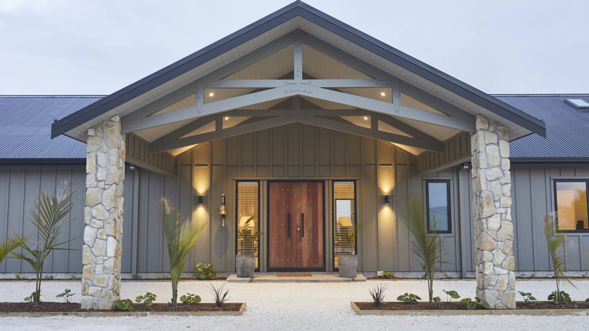 Luxury 4 Bedrooms Villa with Pool in Auckland, Zealand - VillaGetaways