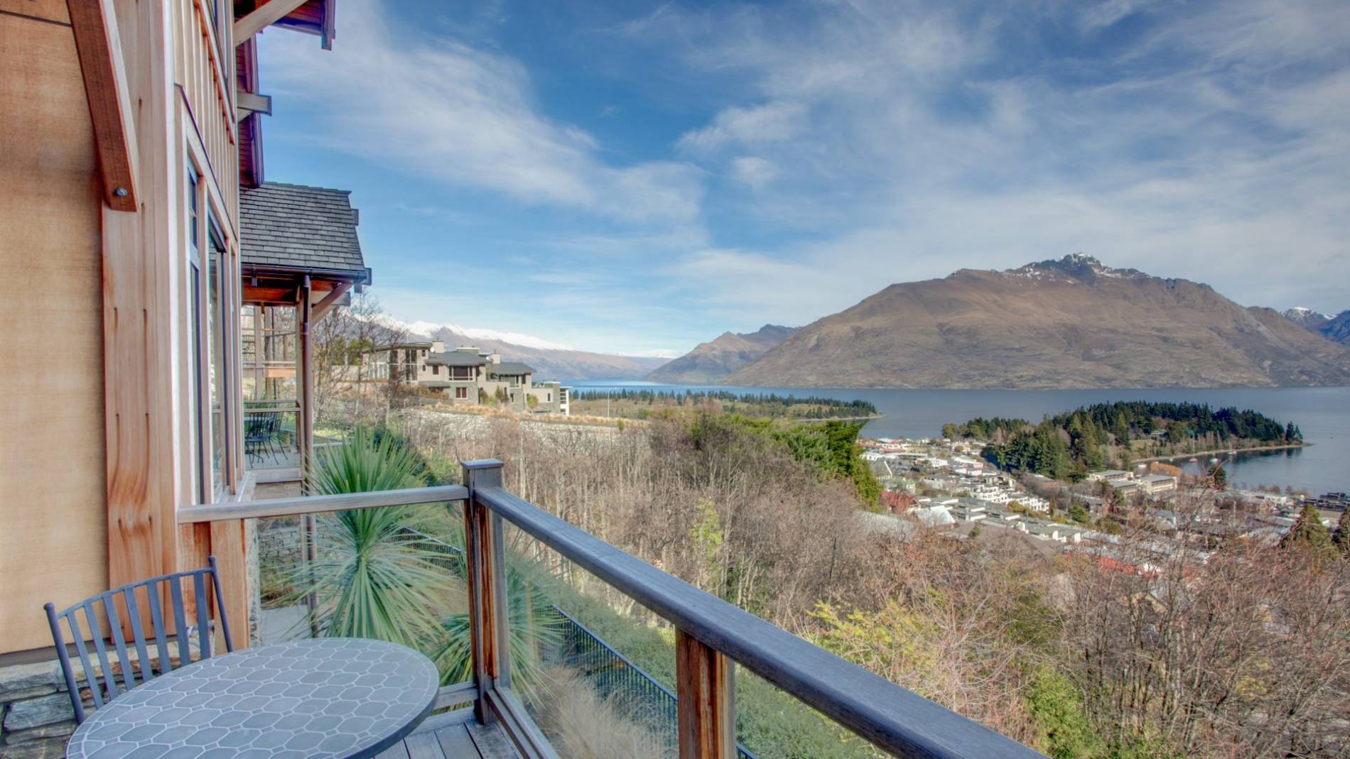 Luxury Alpine Villa in Queenstown, New Zealand - 4 Bedrooms