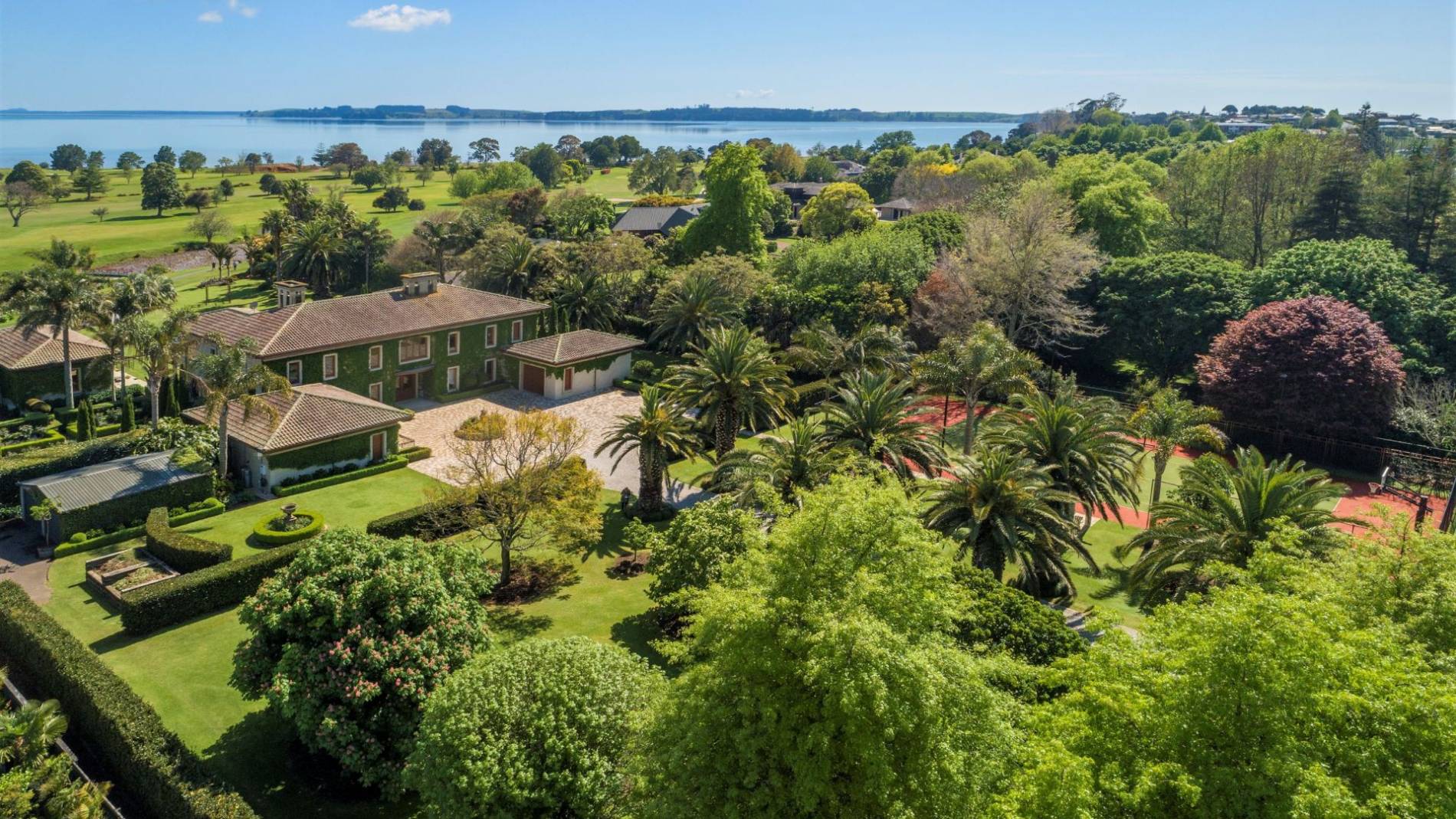 Villa 6223 in Auckland, New Zealand | VillaGetaways.com