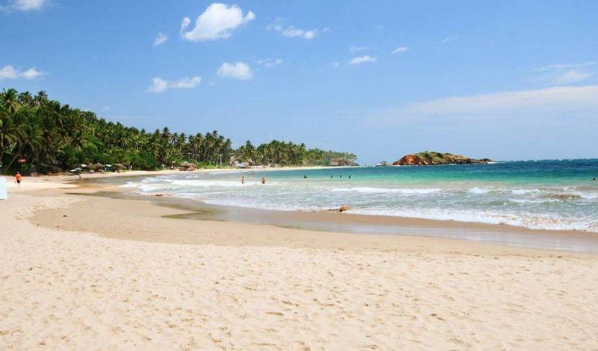 5 Bedroom Luxury Villa With Private Pool in Weligama, Sri Lanka